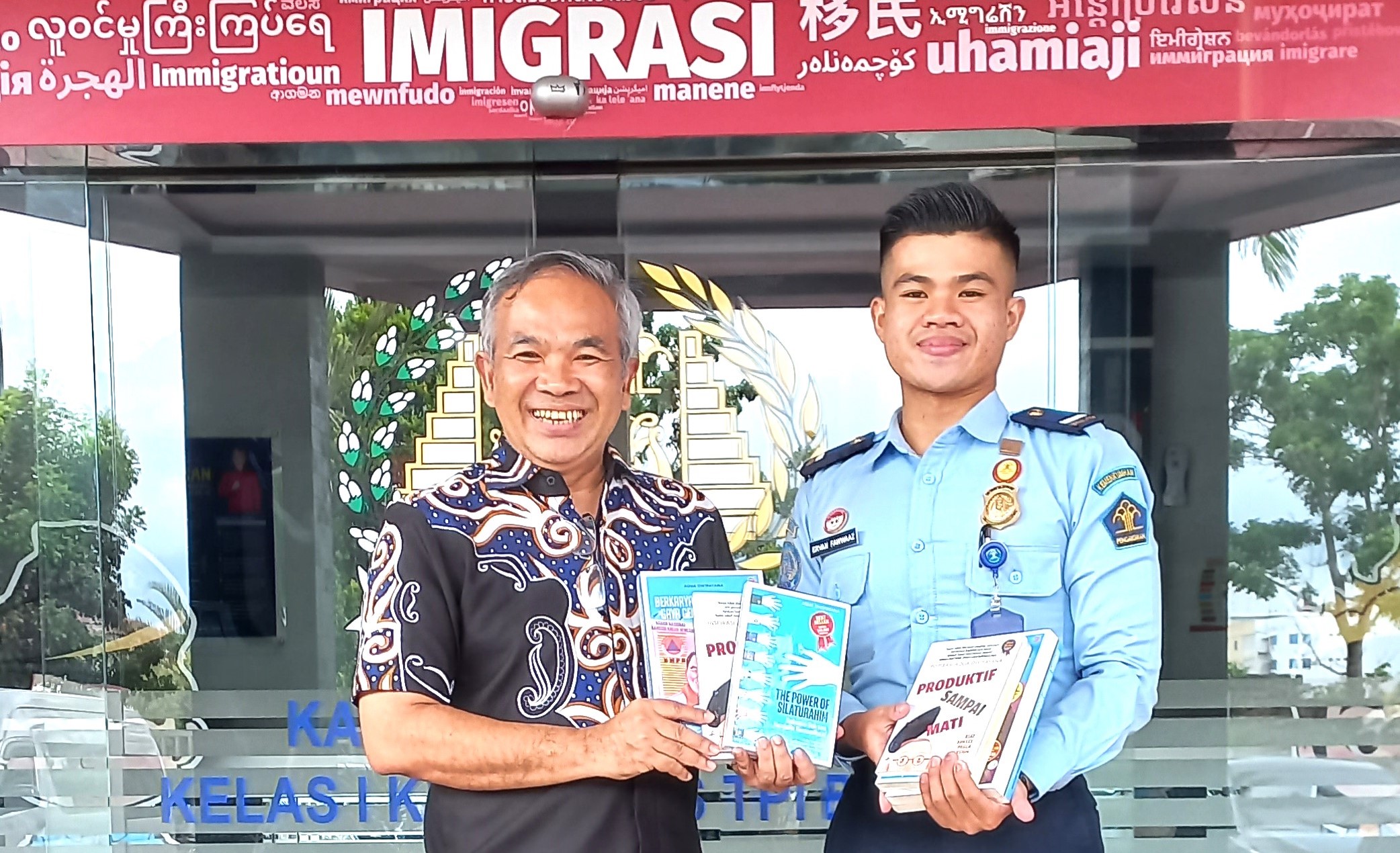 Menghormati Ajudan Kepala Kantor Imigrasi Batam Seperti Komandannya ...