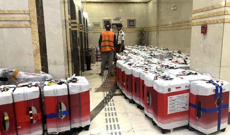 439 Jemaah Haji Kloter 2 Asal Kepri Selamat Sampai di Hotel Durrat Al ...